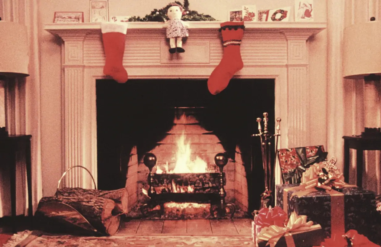 Where to Watch the Classic Yule Log This Christmas - PRIMETIMER