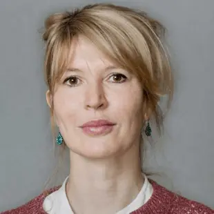 Julia Davis: Latest News, Analysis & Opinion - PRIMETIMER